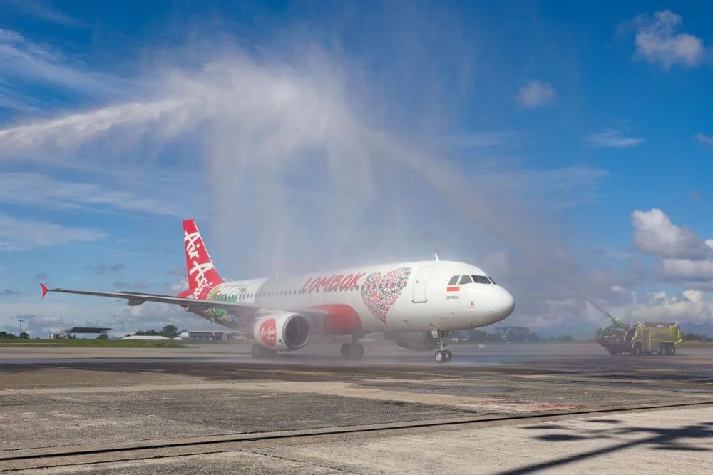 Soaring high! AirAsia celebrates inaugural flight from Jakarta to ...