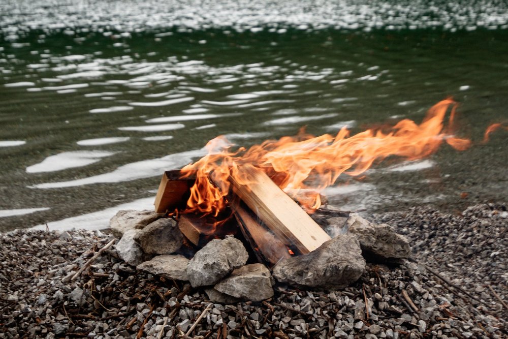 7 Tips to Reduce Fire Pit Smoke | Studio Nisho