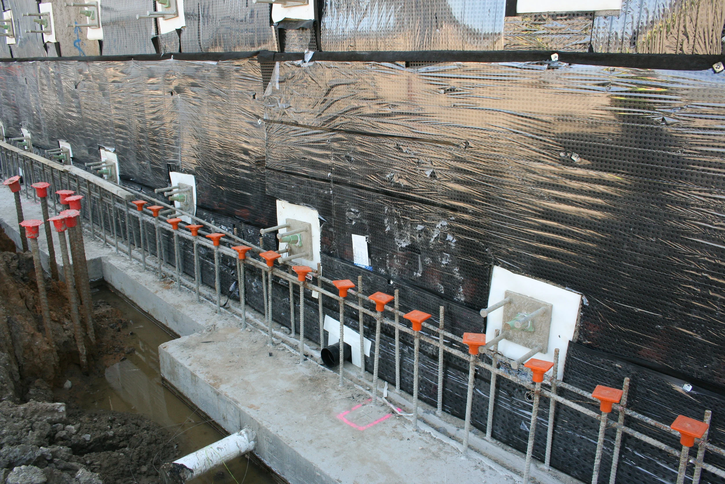 Soldier Pile & Lagging Wall — AWD - American Wick Drain