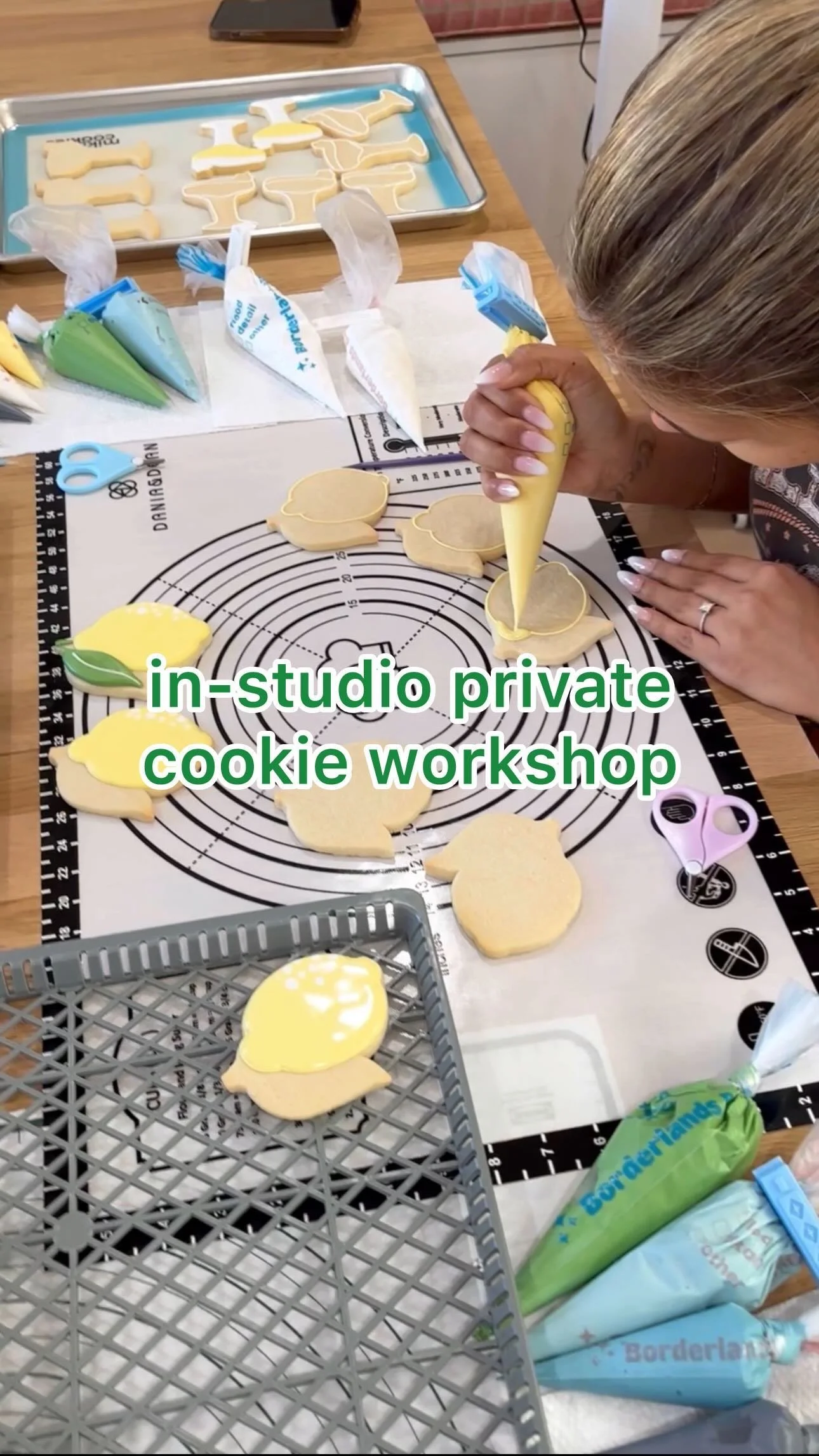 Royal Icing Recipe & Consistency Guide — Mik & Cookies