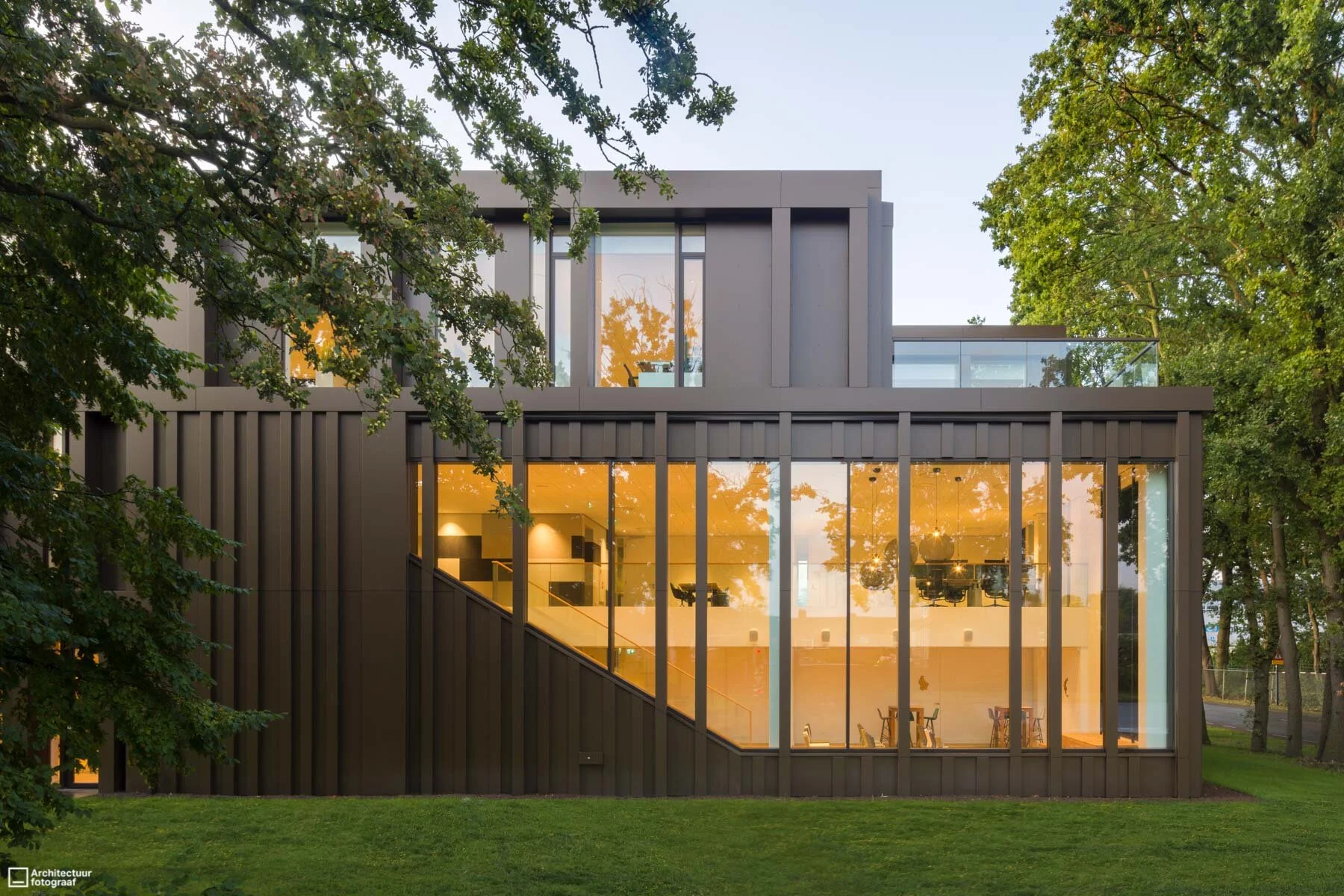 Kantoorgebouw Easyflex — Architectuurfotograaf - Rob van Esch