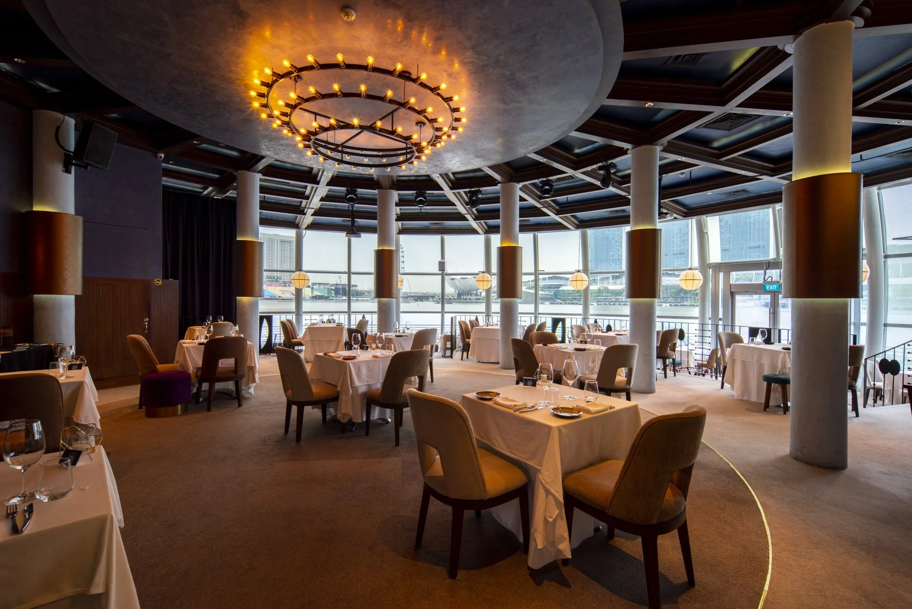 MONTI - Italian Restaurant. Bar. Lounge — 1-GROUP