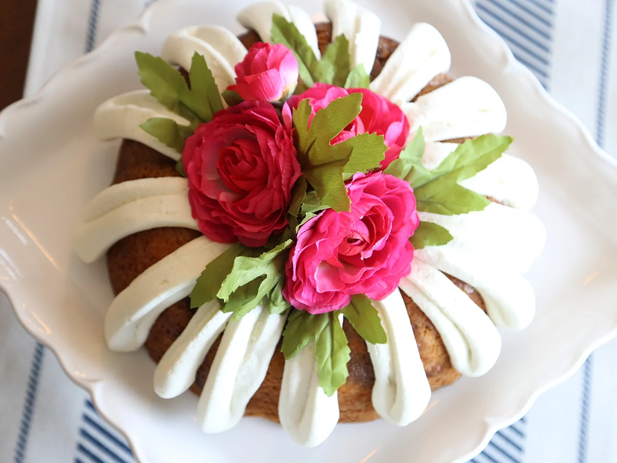 How To Decorate A Bundt Cake With Fresh Flowers | Shelly Lighting
