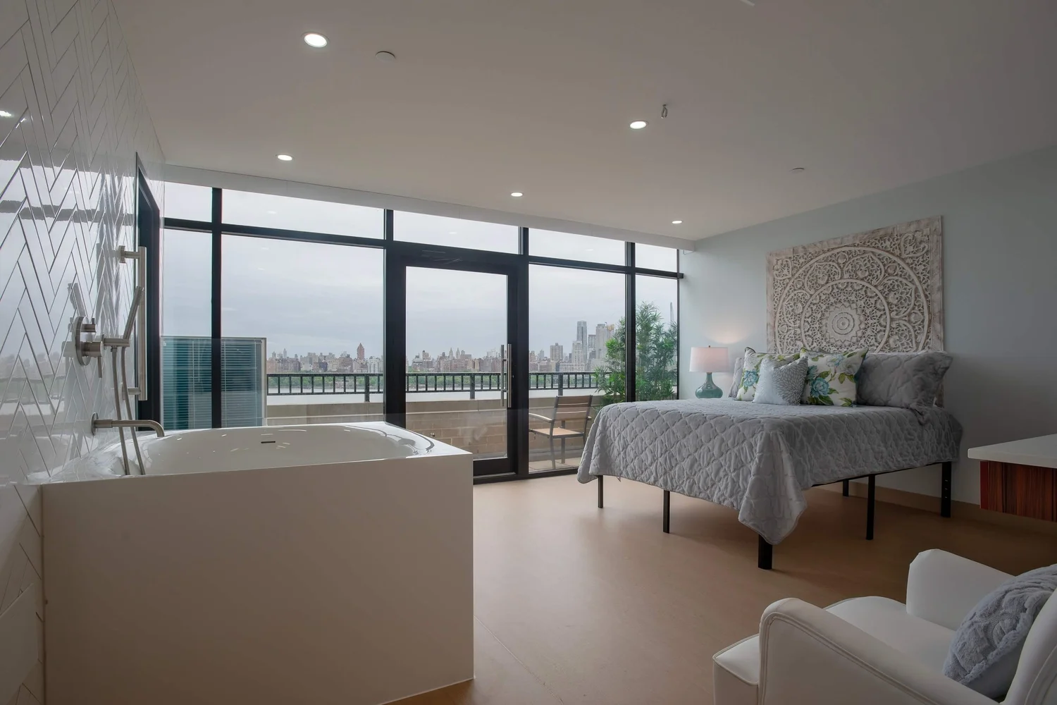 Luxurious & Private Birthing Suites | Tour Our Center