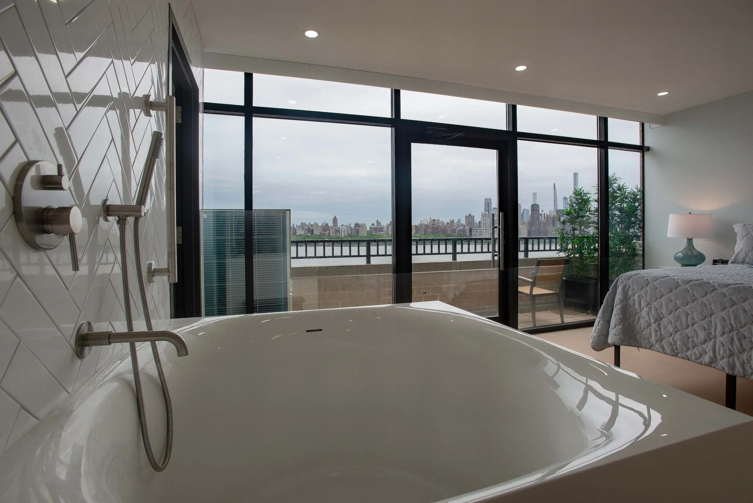 Luxurious & Private Birthing Suites | Tour Our Center