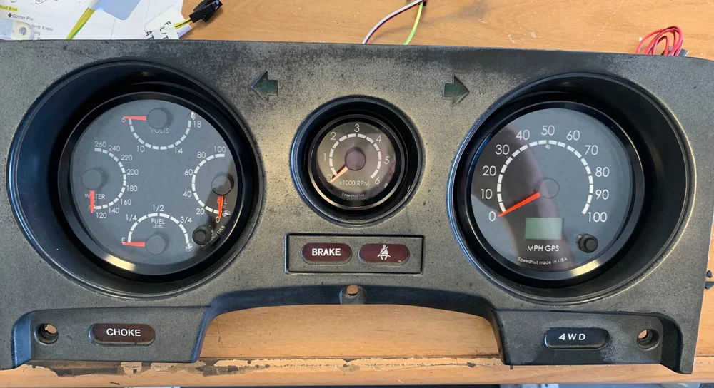 Custom Speedhut Gauges — MOSLEY MOTORS