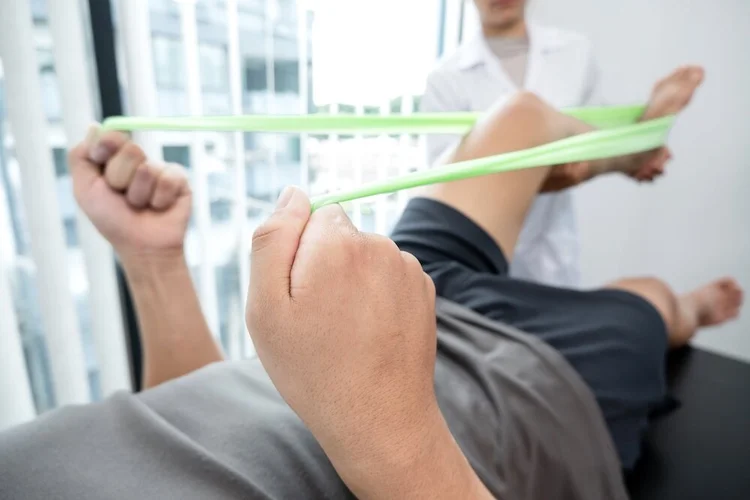 ACL Rehabilitation Protocol: What to do after surgery ...