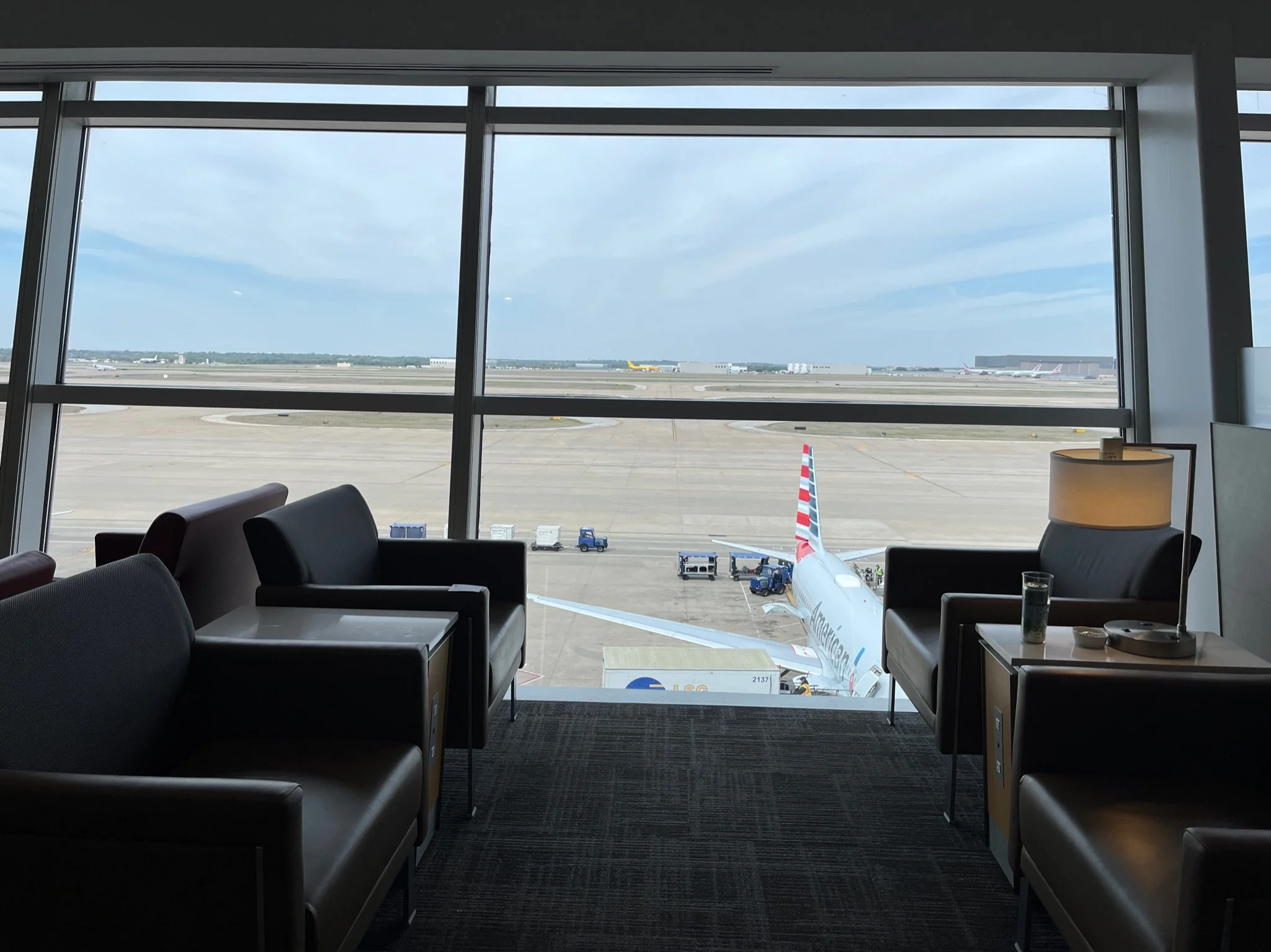 American Airlines Flagship Lounge at DFW: Luxury, Comfort, and World ...