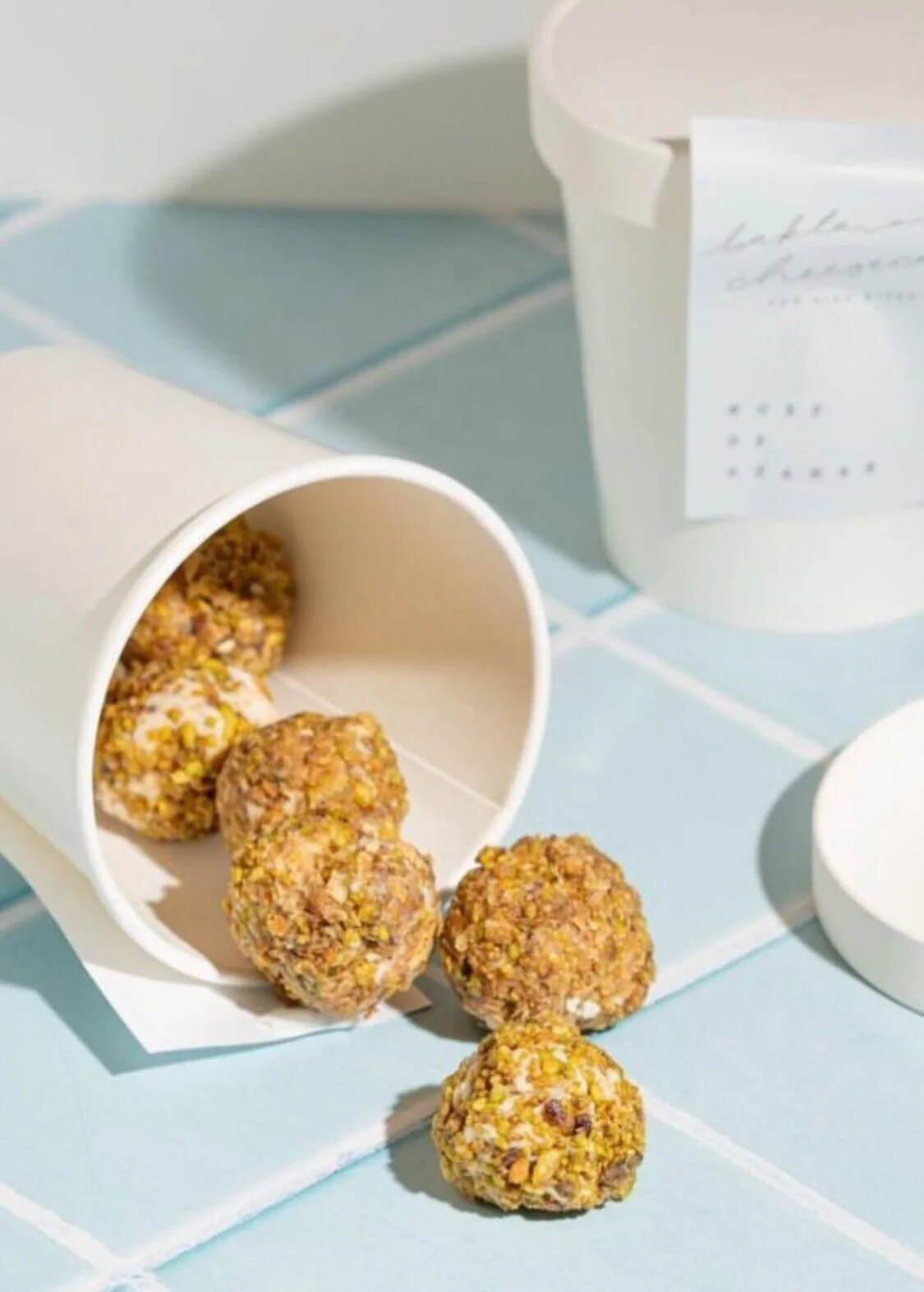 Nuez de Azahar — Pastry Branding — Caracter