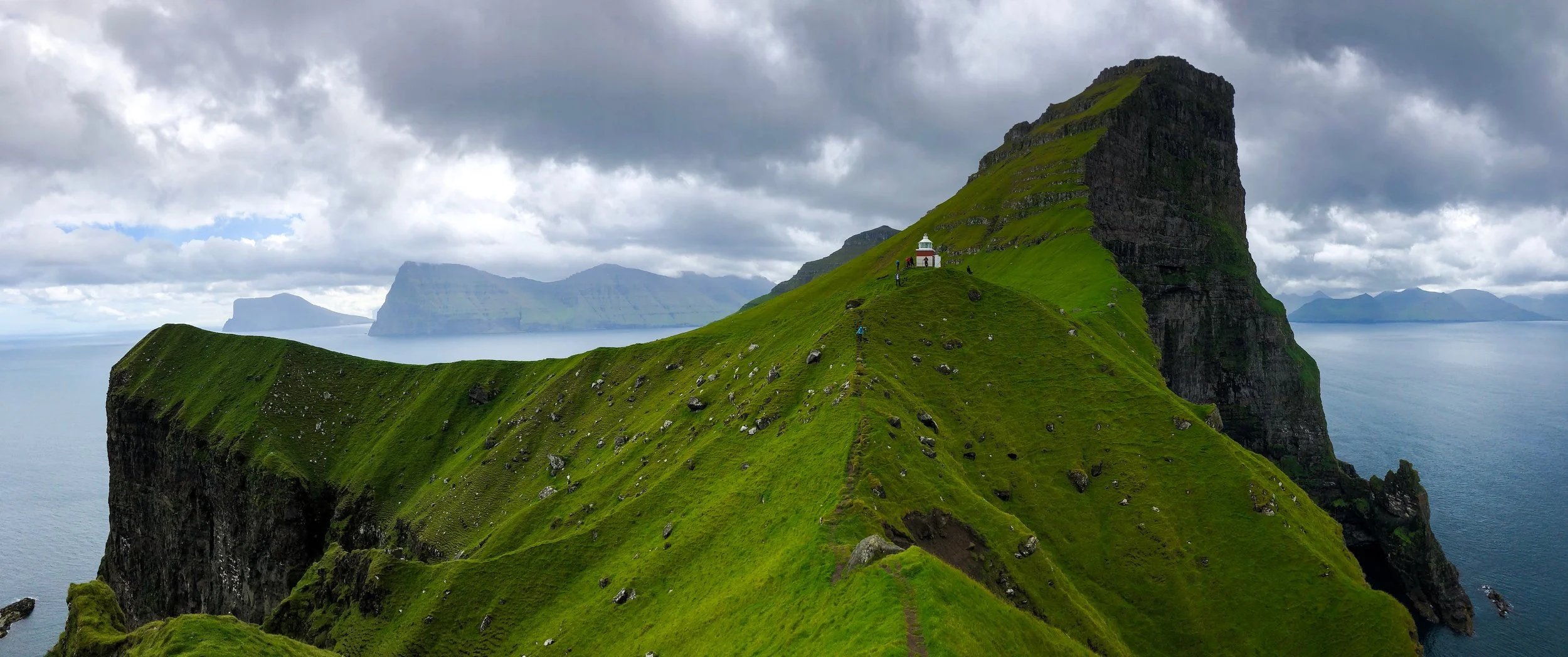 Kallur Lighthouse Hike — FAROE ISLANDS TOURIST