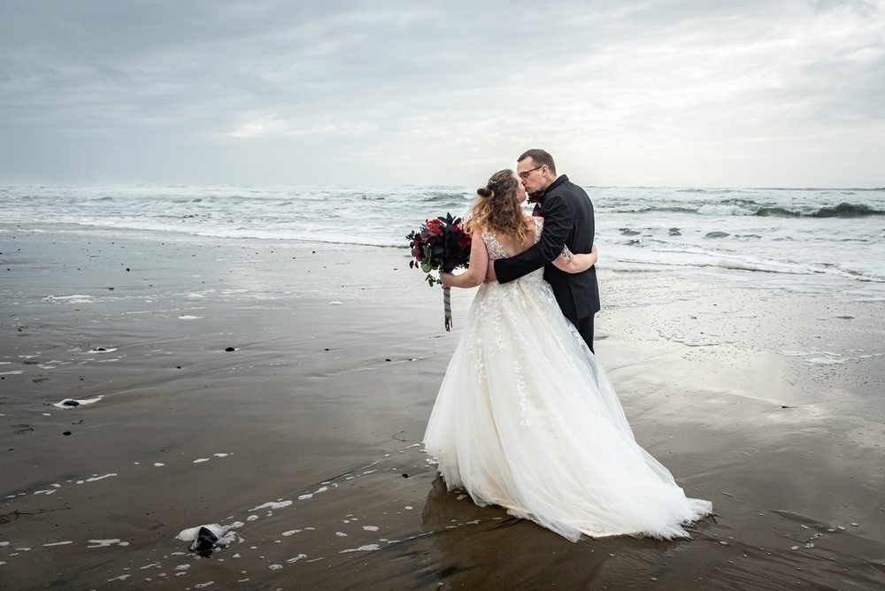 Britni & Keagan ~ Logan Road Wayside ~ Lincoln City, Oregon — Brittney ...