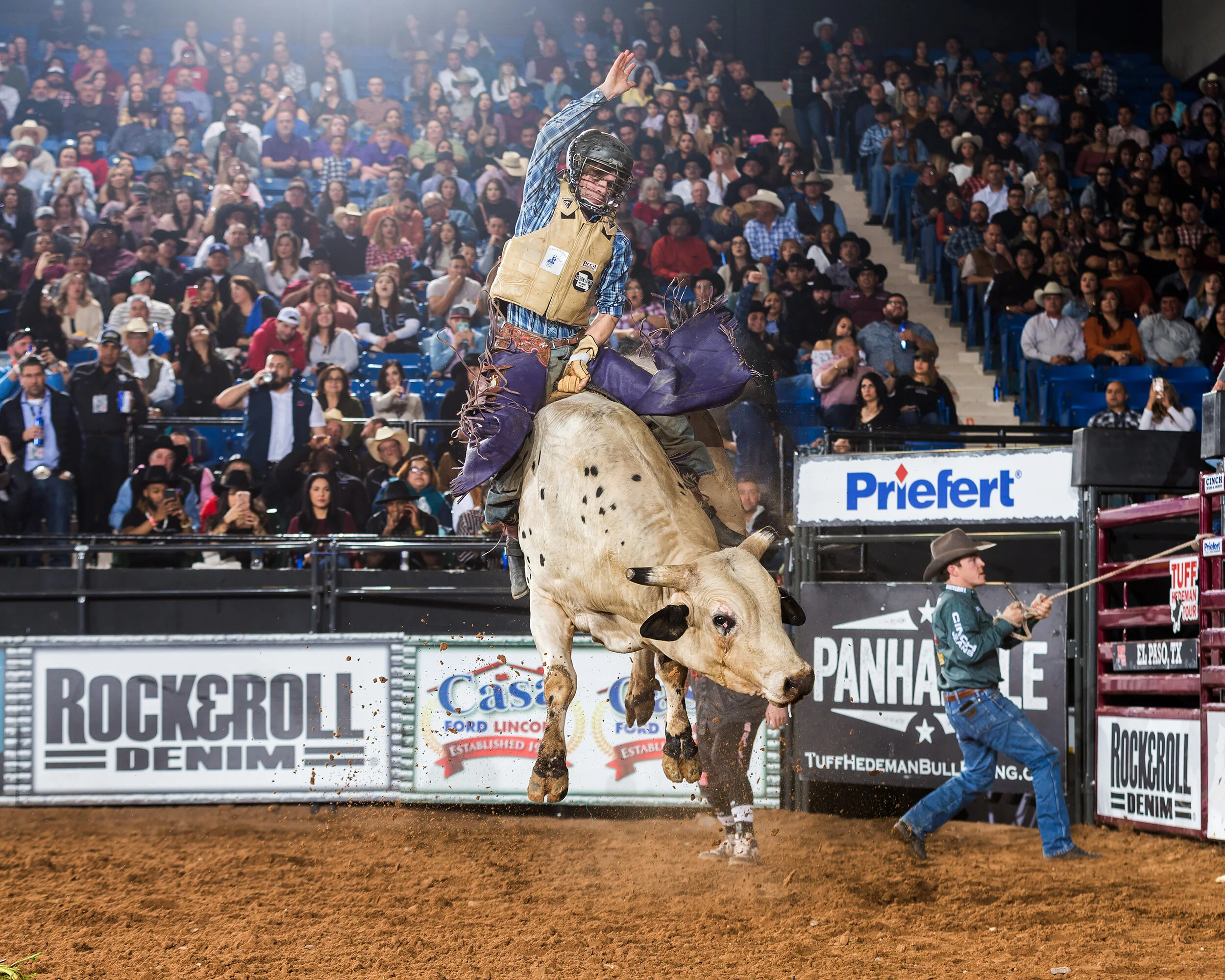 NFR Qualifier Denton Fugate — Tuff Hedeman Bull Riding