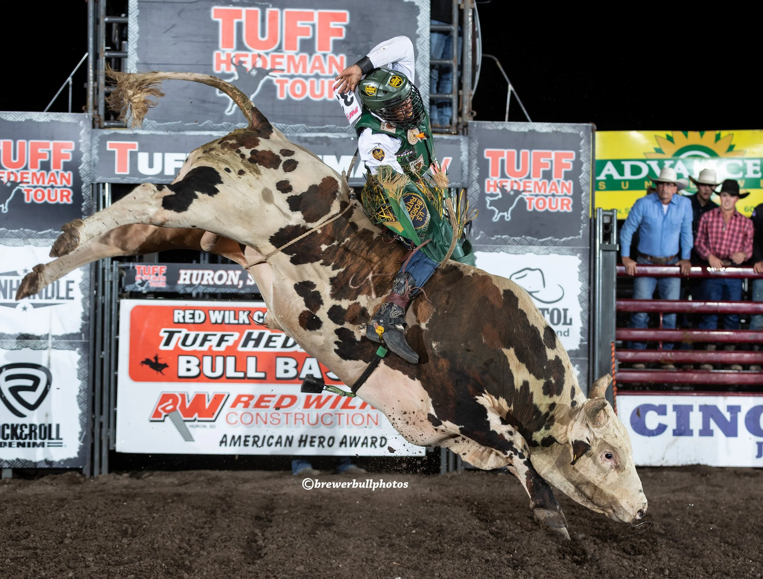 Fan Favorite Red Wilk Construction Tuff Hedeman Bull Bash Returns to ...