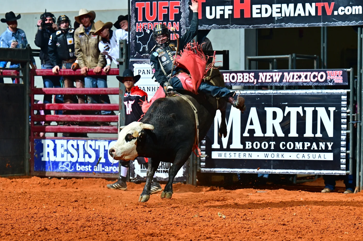 Stephenville bull rider goes 3 for 3 to win $27,000 in Hobbs — Tuff ...