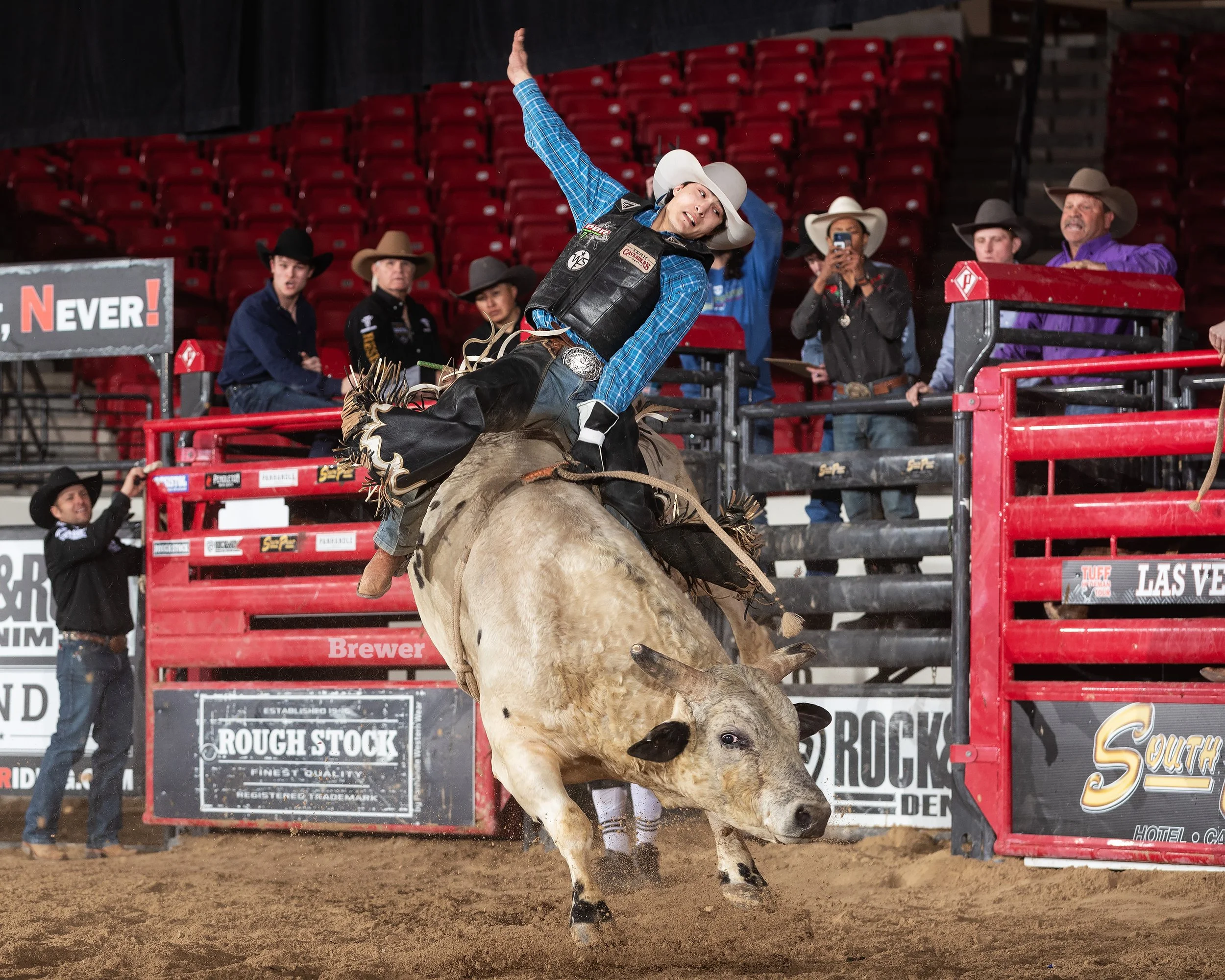 John Crimber Goes 3 for 3 to win his first Tuff Hedeman Bull Riding ...