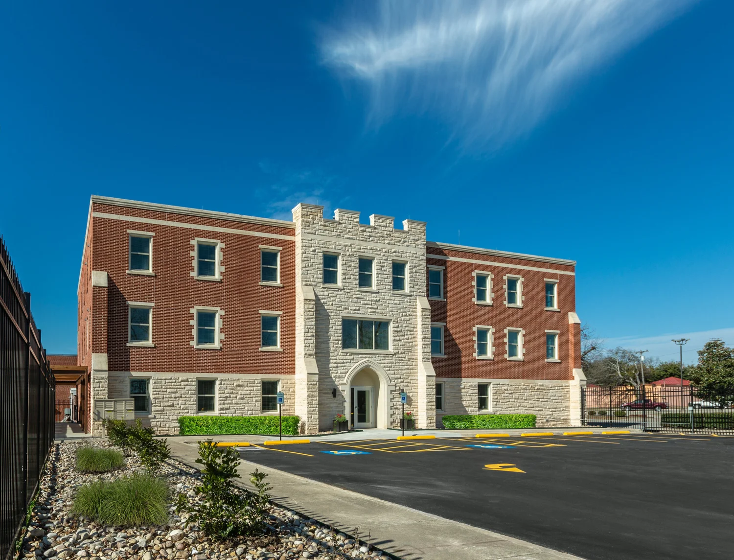 Calhoun Square Apartments — Calhoun Square Apartments Dallas-Fort Worth