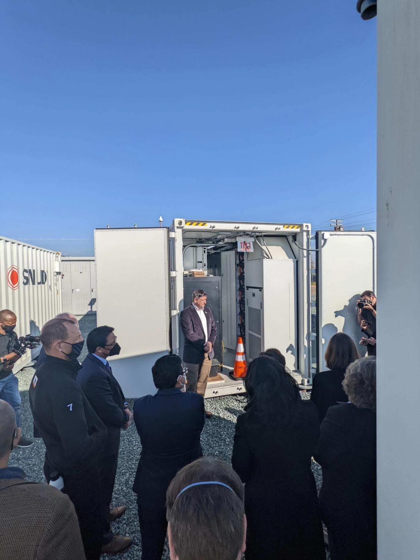 New SMUD storage batteries will help Sacramento 'be the center of clean ...