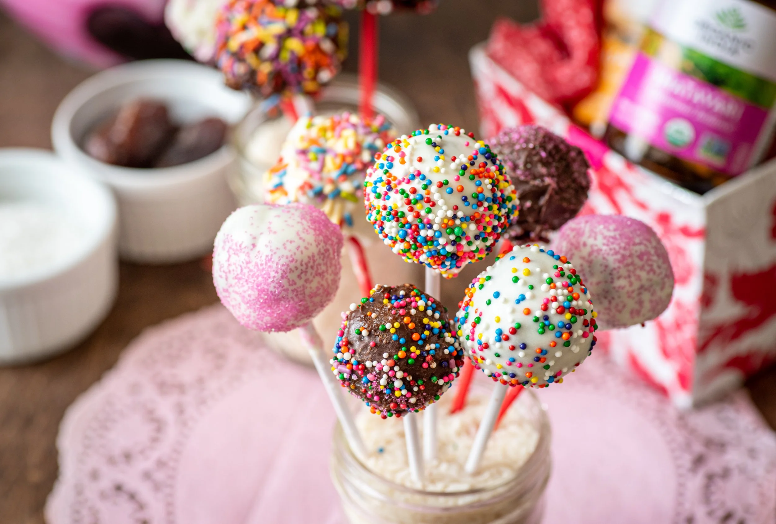 Healthy vegan cake pops — Happy Apple Vegan