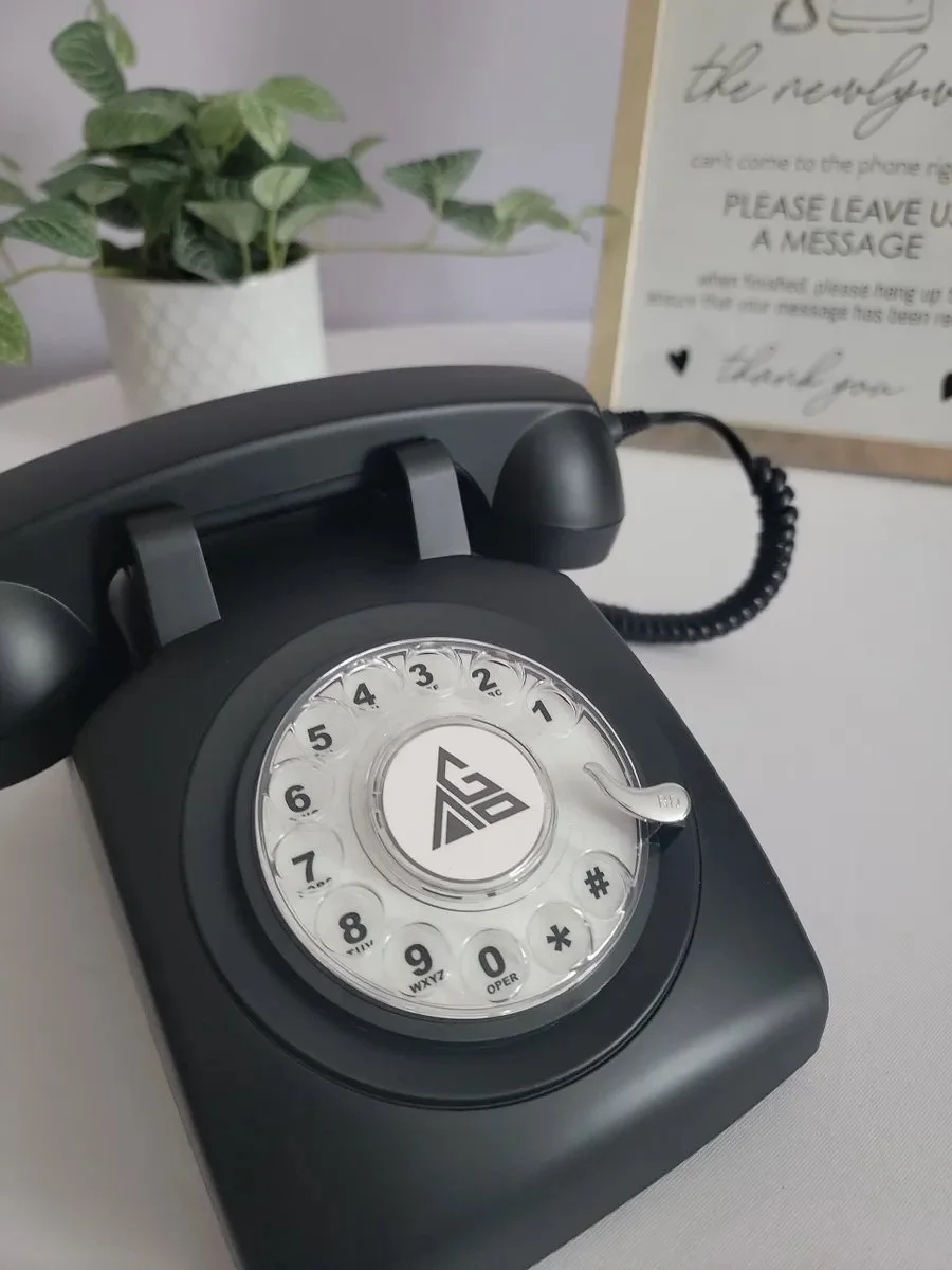 Magic Phone — Glitt3r Lyfe