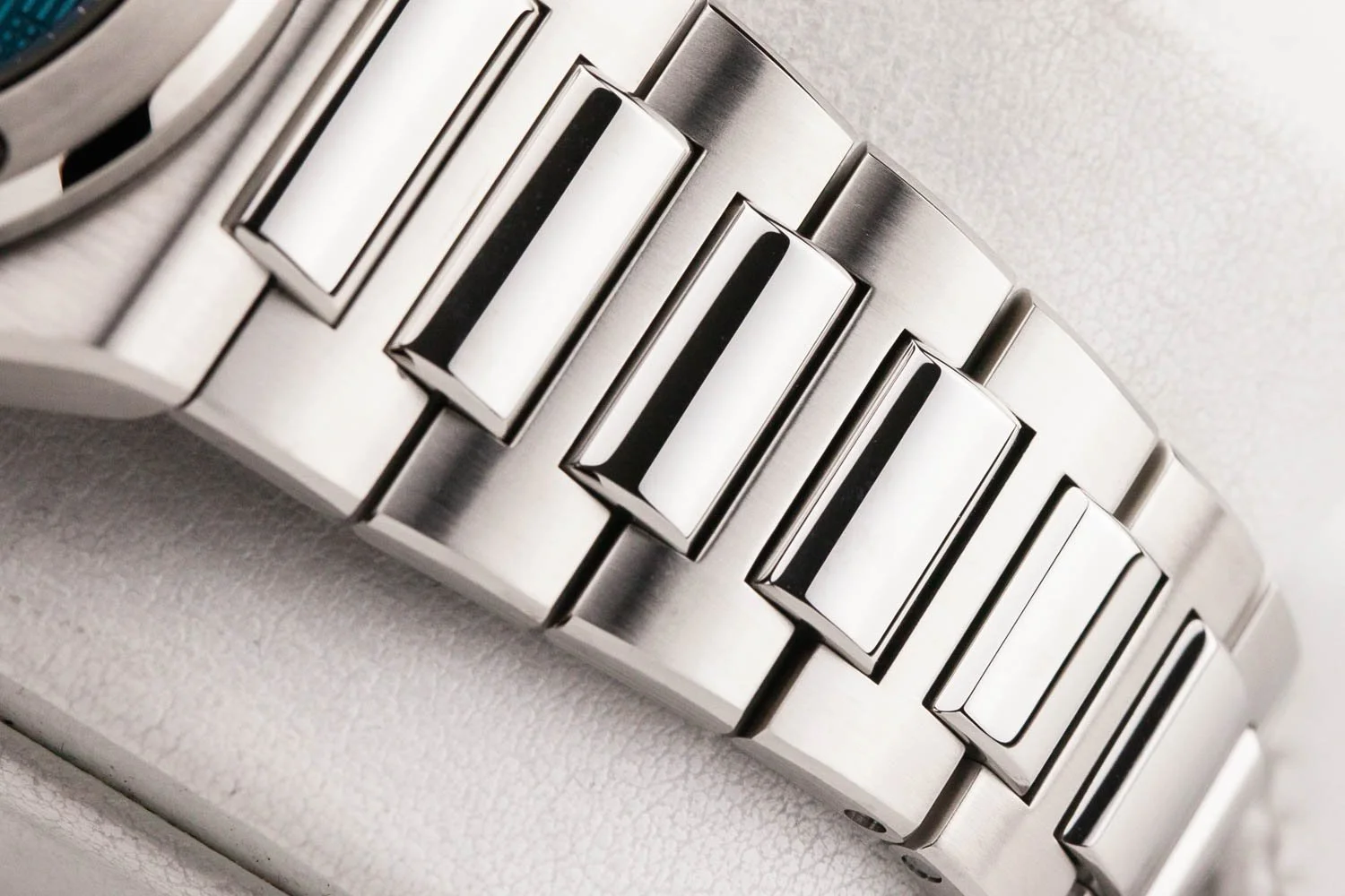 IWC Ingenieur Automatic 40mm Aqua IW328903 — Watch Exchange Co.