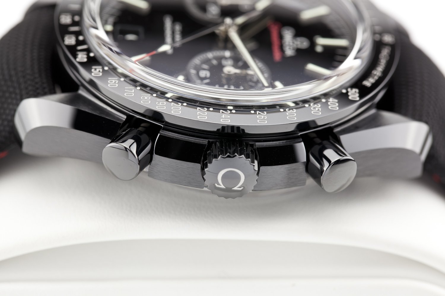 Omega Speedmaster Dark Side of the Moon 311.92.44.51.01.007 — Watch ...