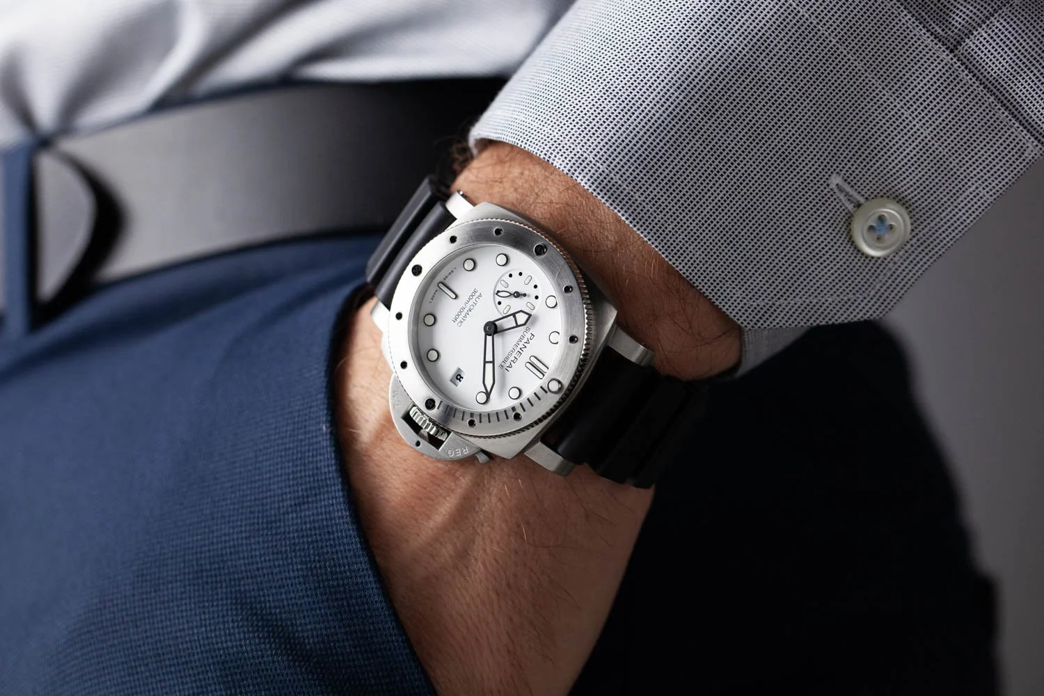 Panerai Submersible Bianco 42mm PAM01223 — Watch Exchange Co.