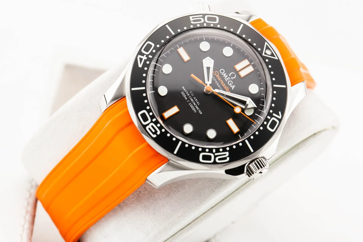 Omega Seamaster 300M Black / Orange Diver 210.32.42.20.01.006 — Watch ...