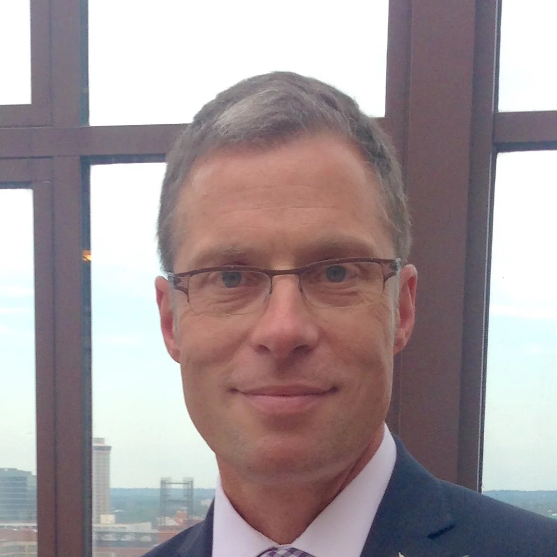 Bio: Eric Stiller — The Carver Project