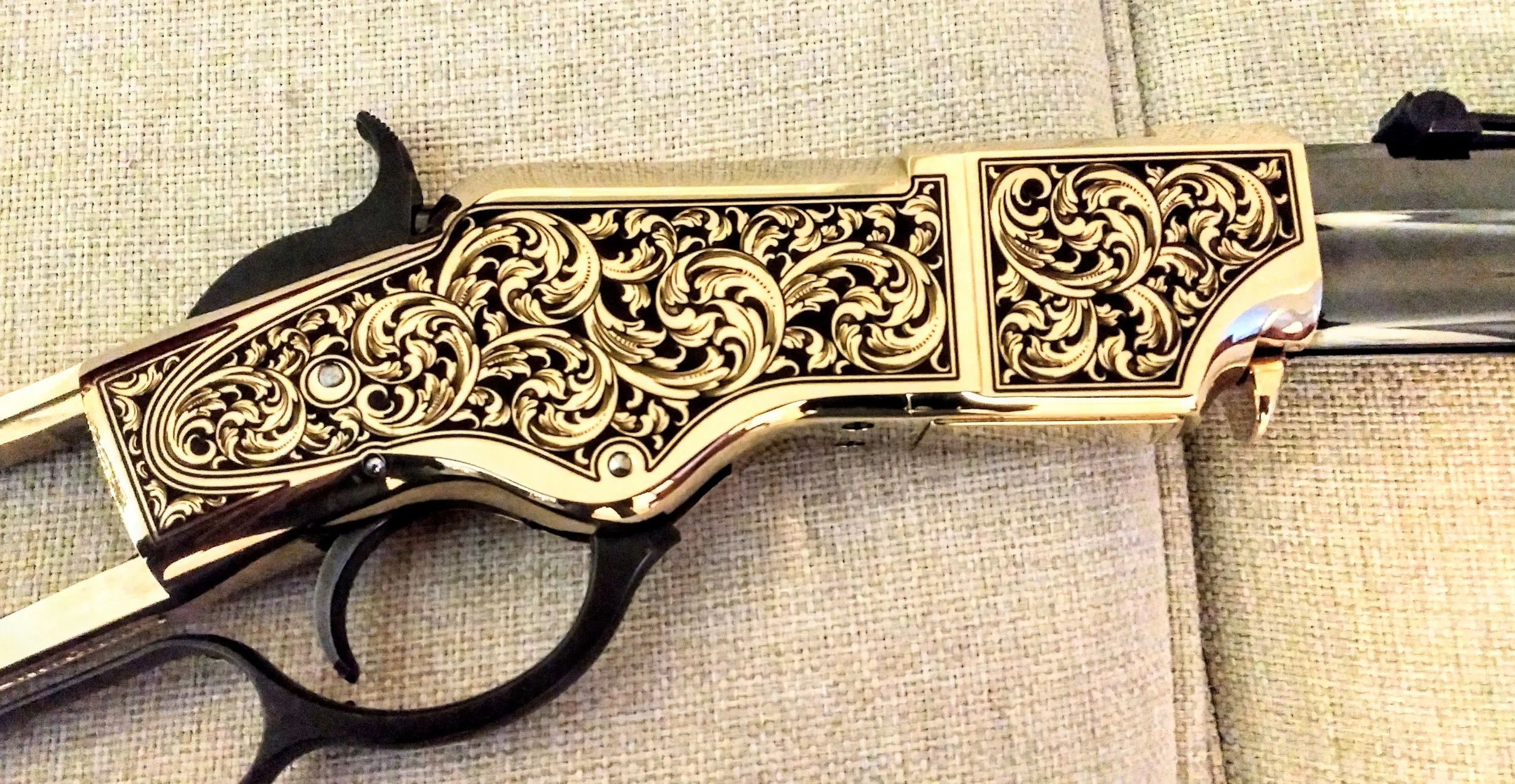 Best way to add filligree/engraving and textured grip to a gun? : r/blender