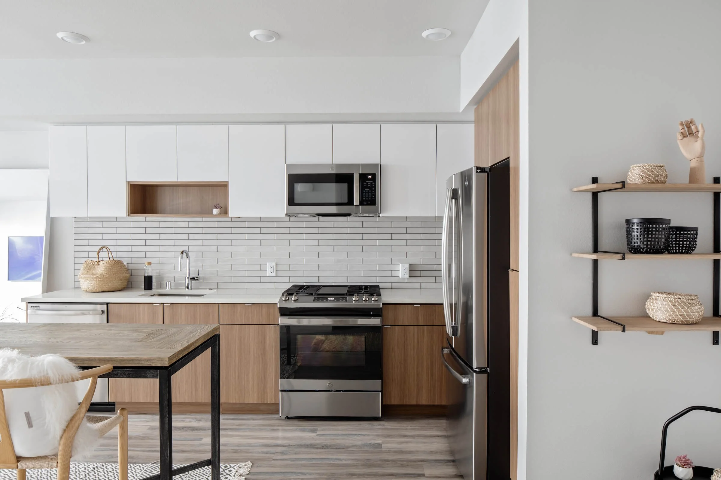 Assembly — Vida Design