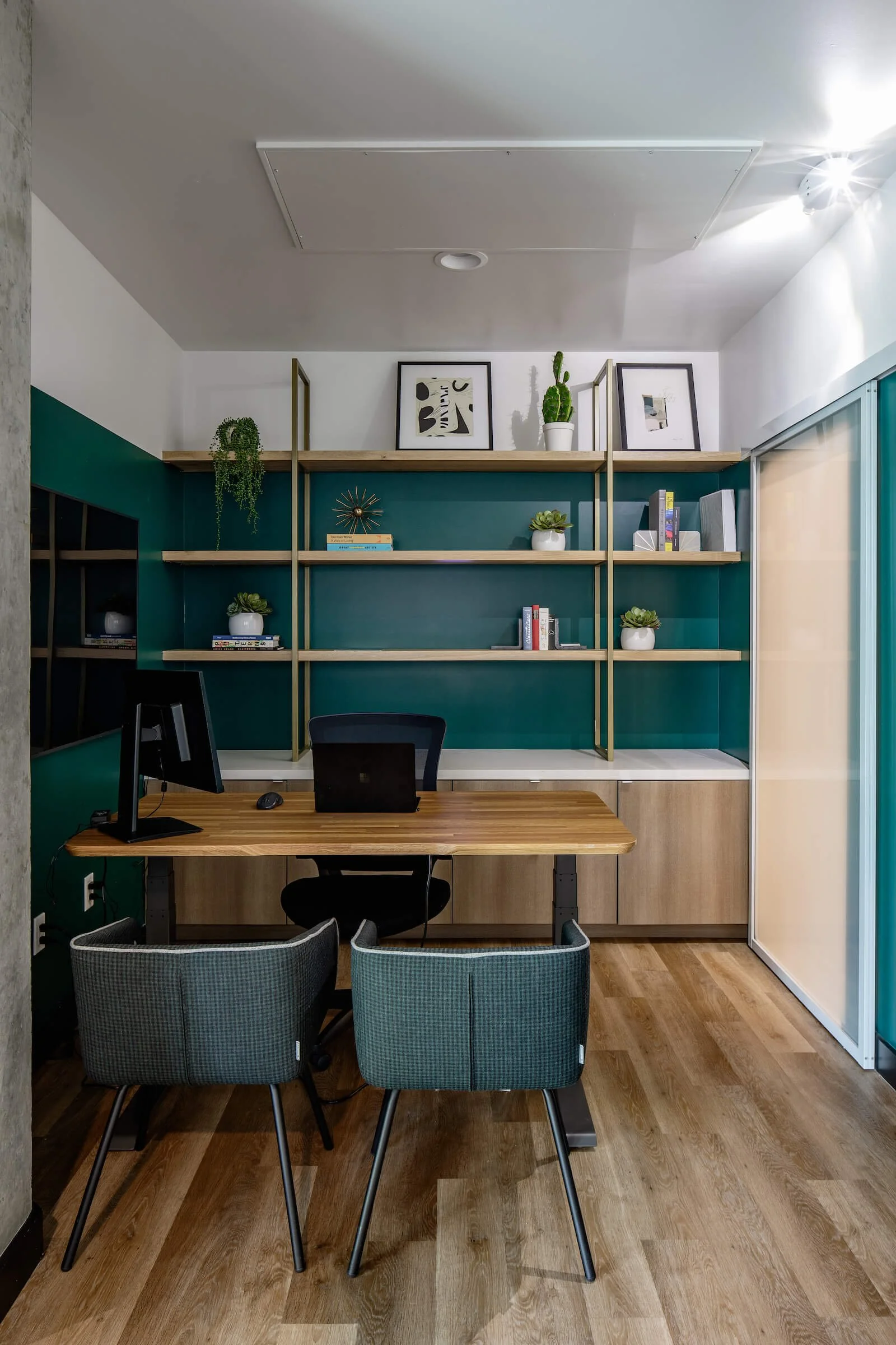 Assembly — Vida Design