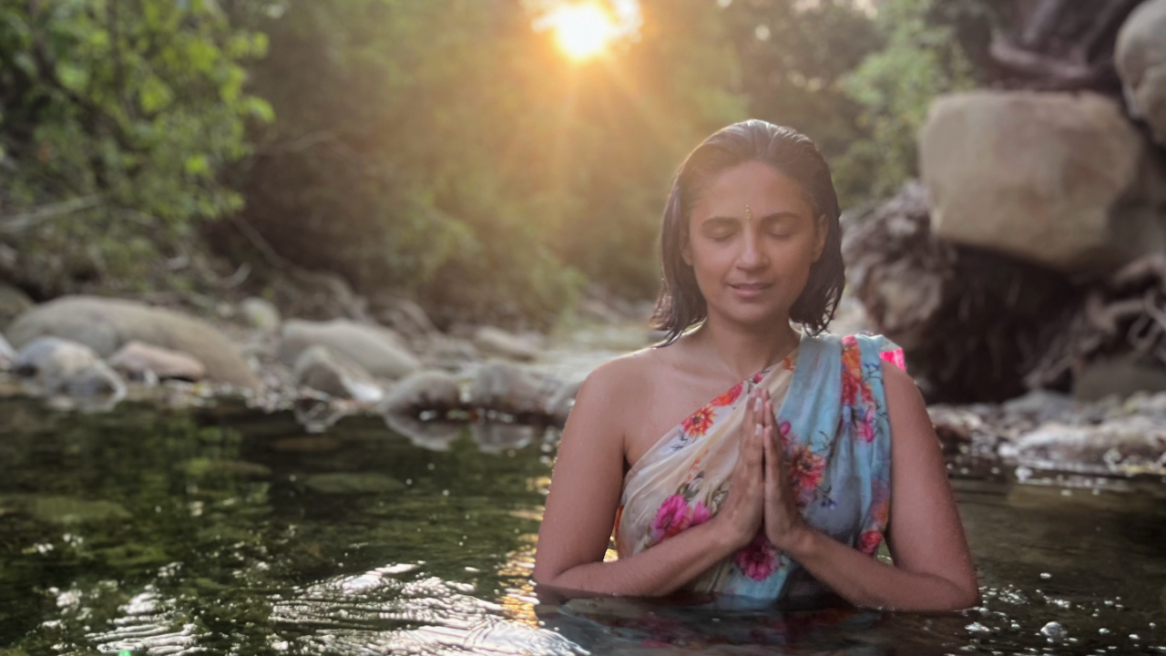 Biography — Aruna Shields