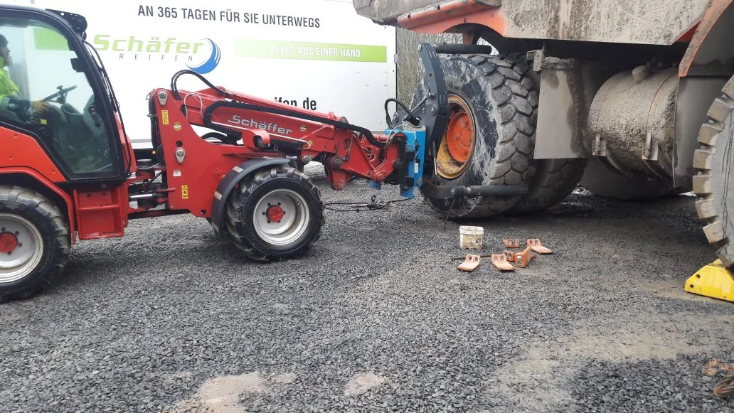 Easy Gripper 2400-2T Compact - Professional tyre handler
