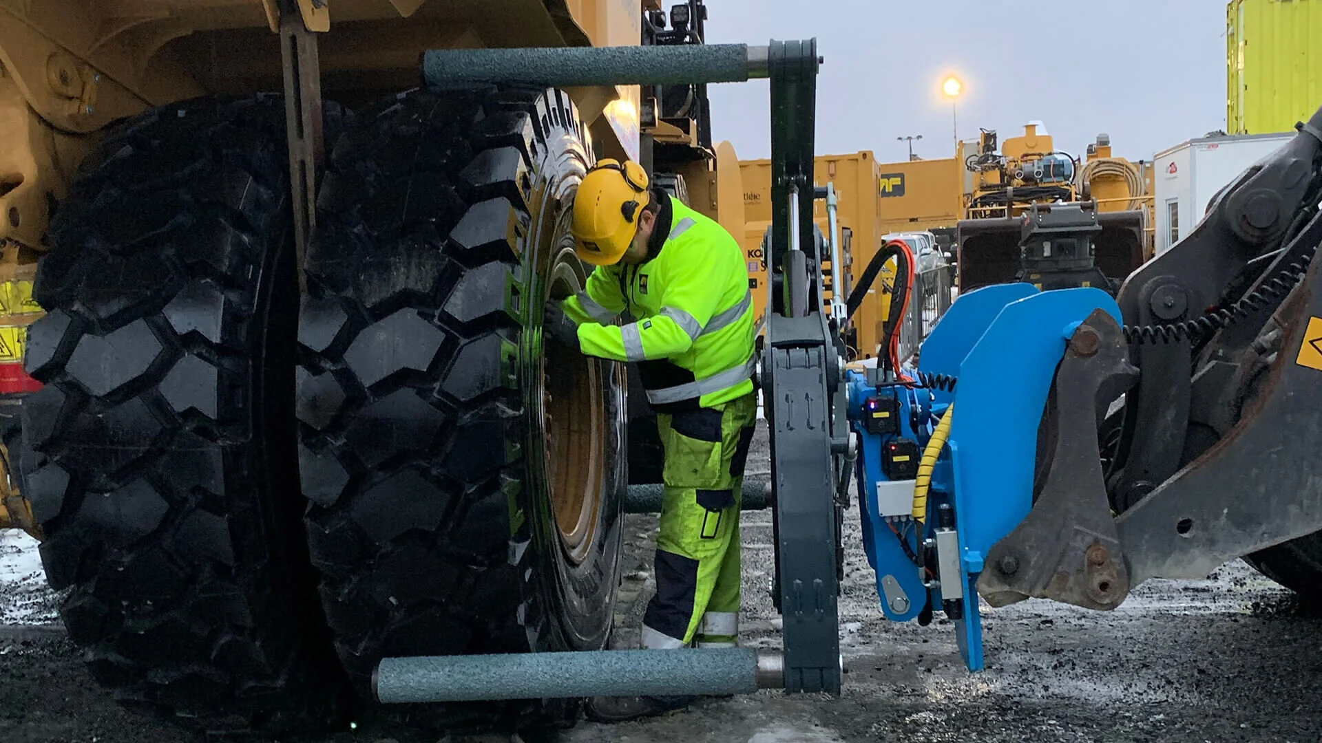 Easy Gripper 2400-2T Compact - Professional tyre handler