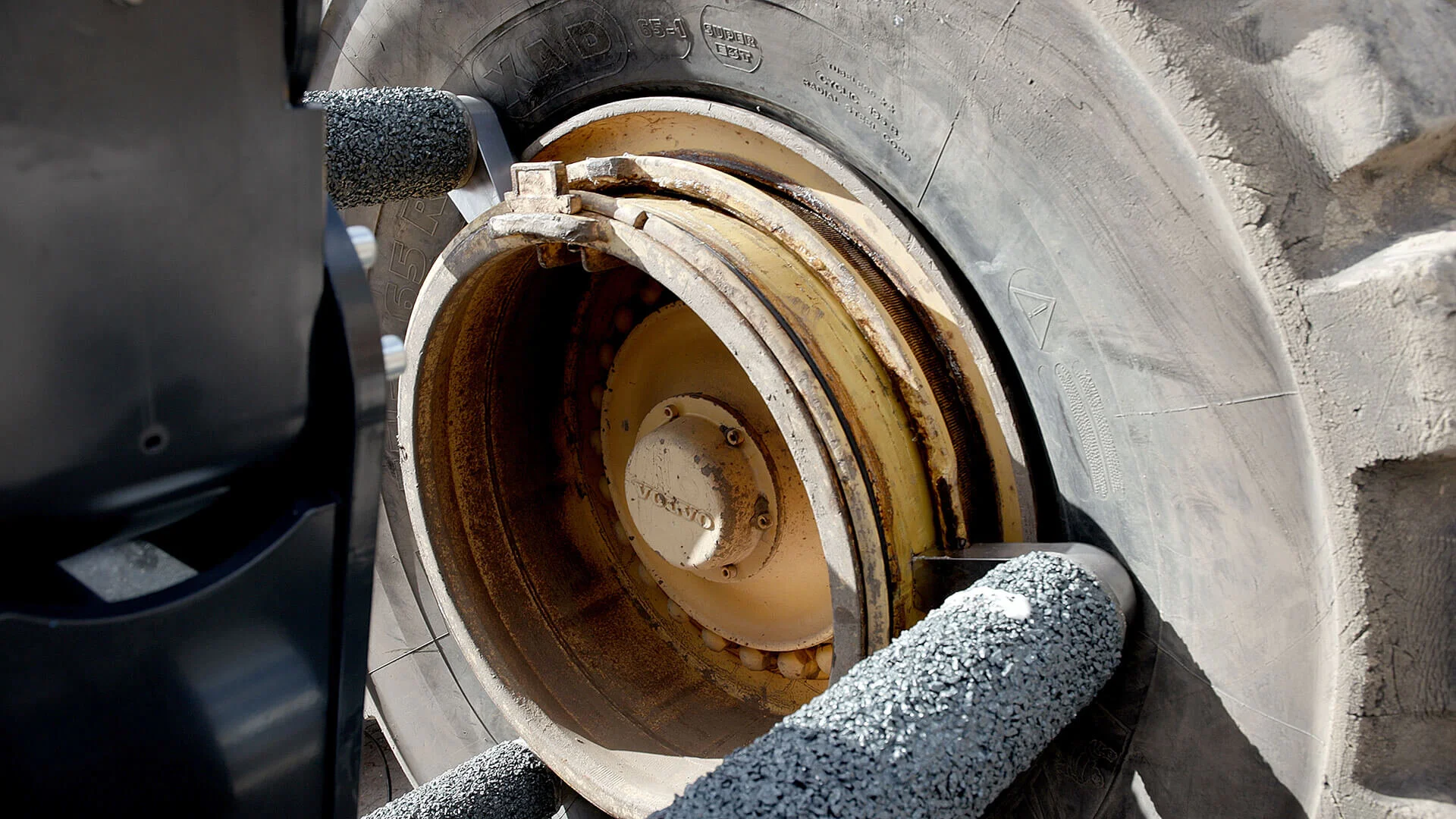 Easy Gripper 2400-2T Compact - Professional tyre handler