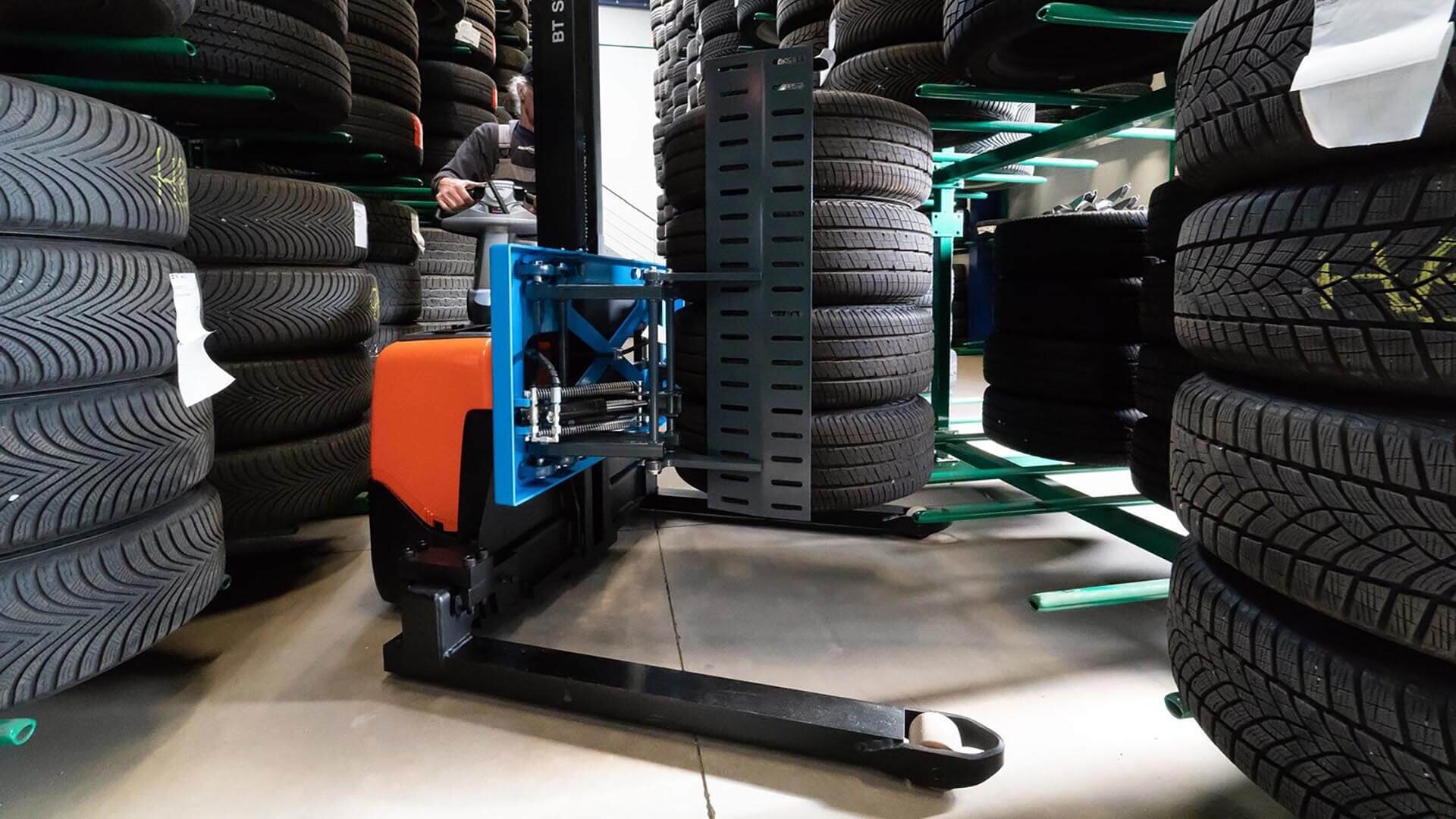 Easy Stacker 800 - Professional tyre handler