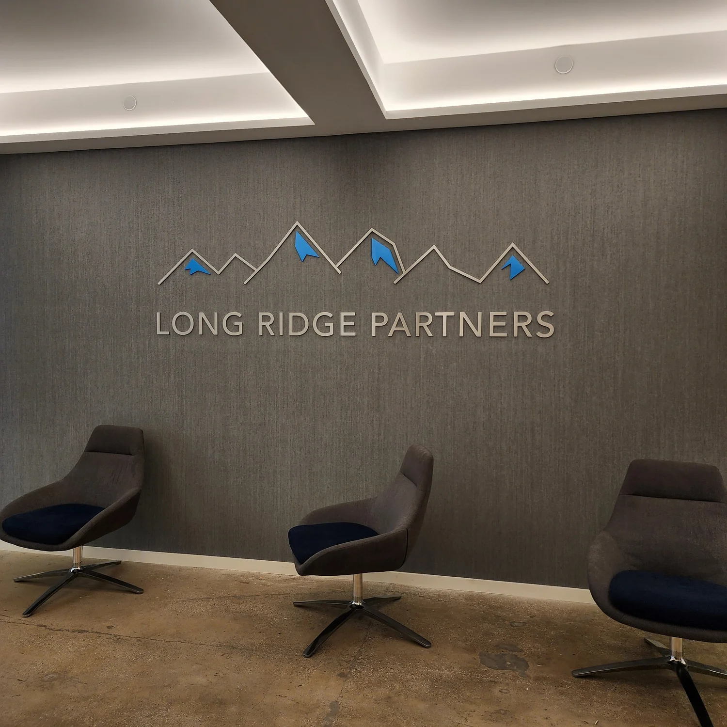 Metal Logo 3D Signage NYC | Metallic Lettering for Wall NYC | Metal ...