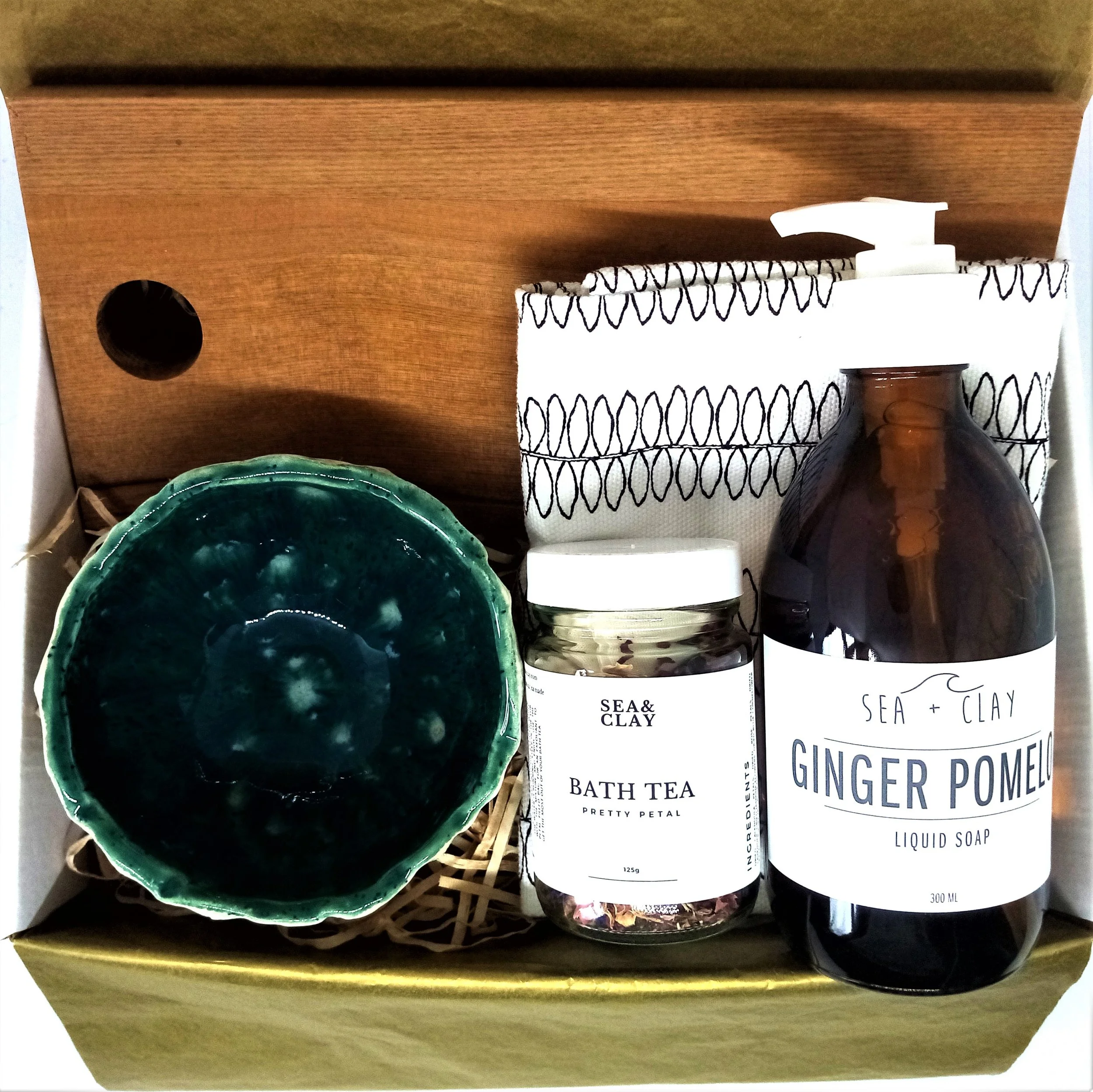 Gratitude Gift Boxes NZ, Gift Hampers NZ, Corporate Gifts NZ.-Food ...