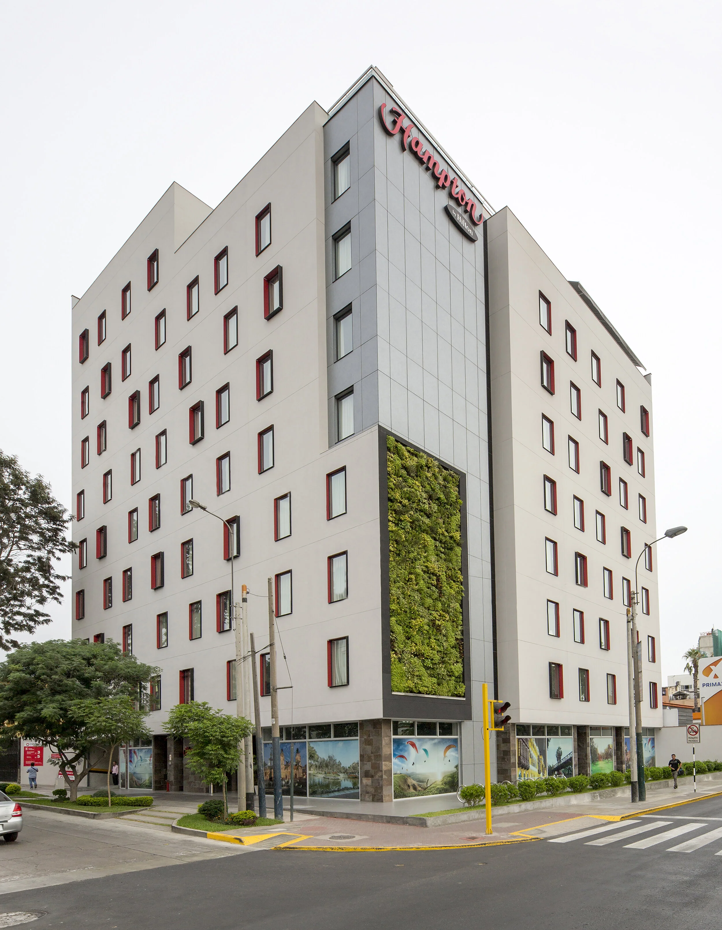 Hotel Hampton by Hilton - Lima — AQUIDOS | Architecture & Urbanism