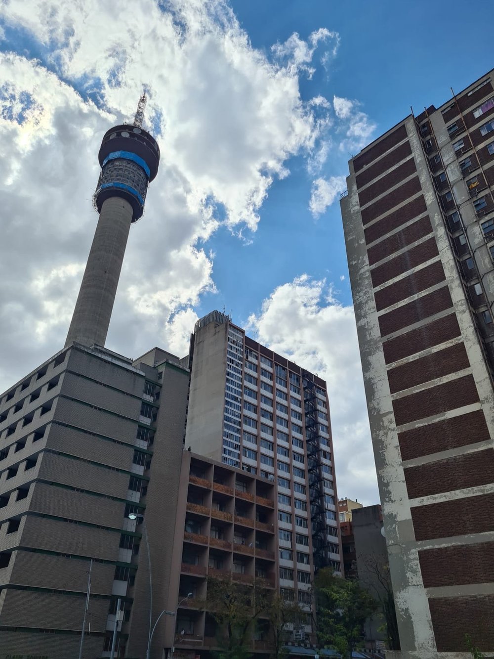 Gee jou hart (en selfoon) vir Hillbrow