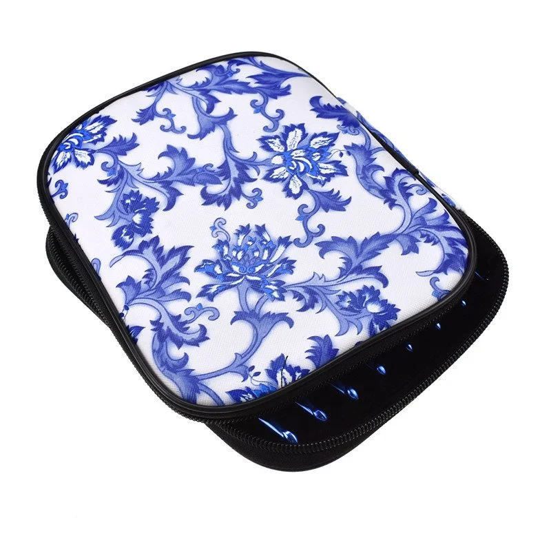 BLUE CROCHET HOOKS IN PAISLEY ZIP CASE — GuChet.com