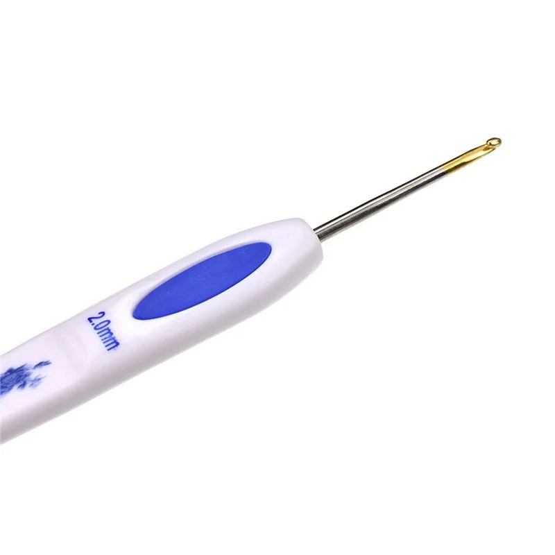 BLUE CROCHET HOOKS IN PAISLEY ZIP CASE — GuChet.com