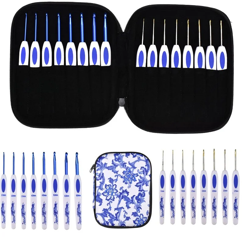 BLUE CROCHET HOOKS IN PAISLEY ZIP CASE — GuChet.com