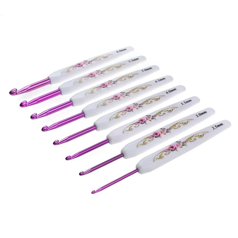 PINK CROCHET HOOKS IN PAISLEY ZIP CASE — GuChet.com