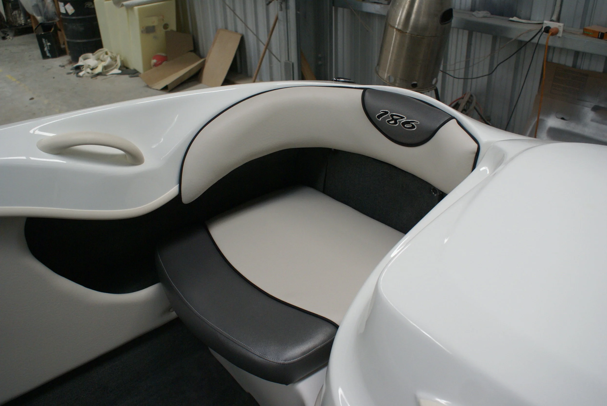 186 CX (old) — Rae Line Boats