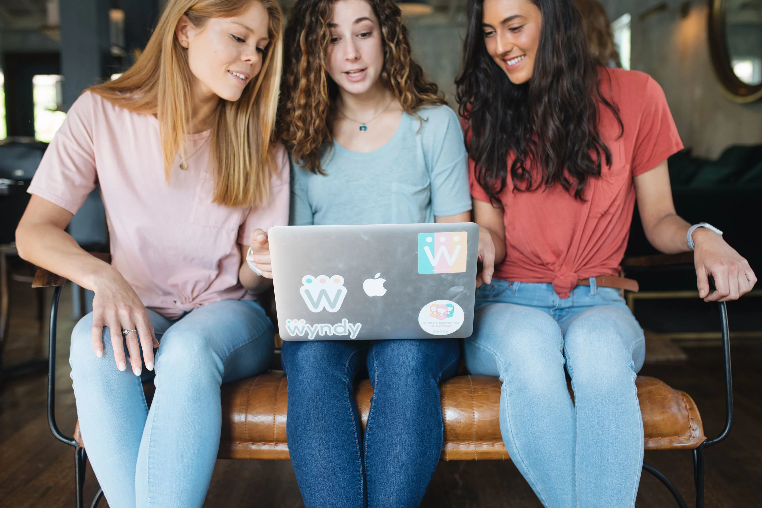 Wyndy | Find, book, and pay college sitters.