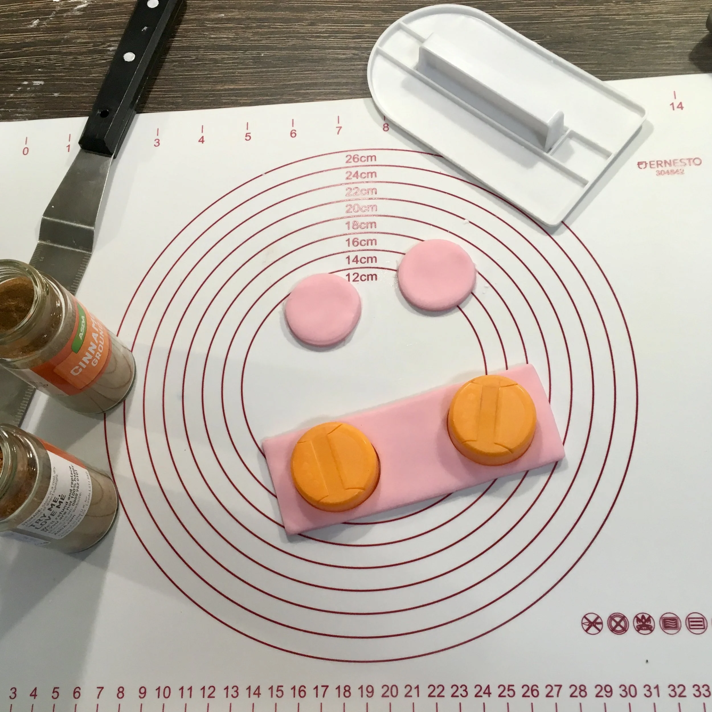 Retro AF Cassette Tape Cake (a MixCake if you will) — Icing Insight