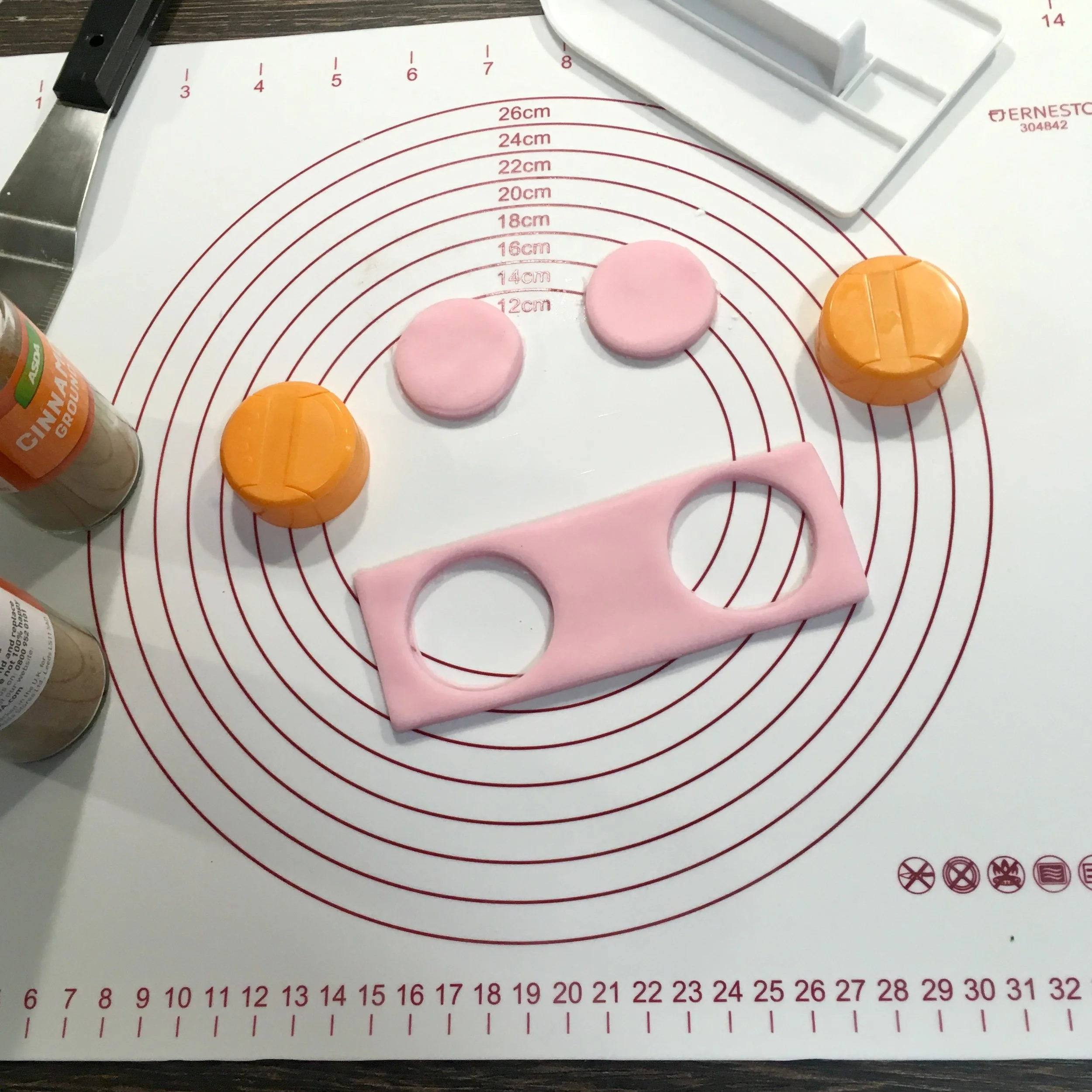 Retro AF Cassette Tape Cake (a MixCake if you will) — Icing Insight