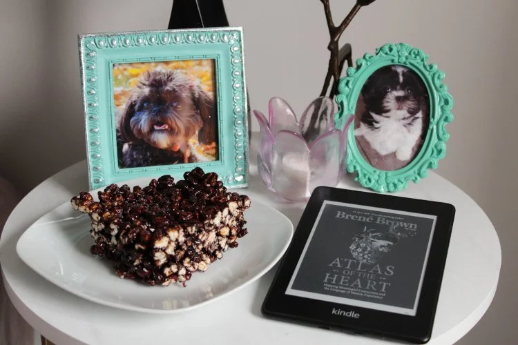 Snacks to Eat While Reading a Good Book (With Book Pairings ...