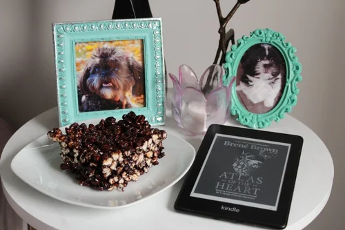 Snacks to Eat While Reading a Good Book (With Book Pairings ...